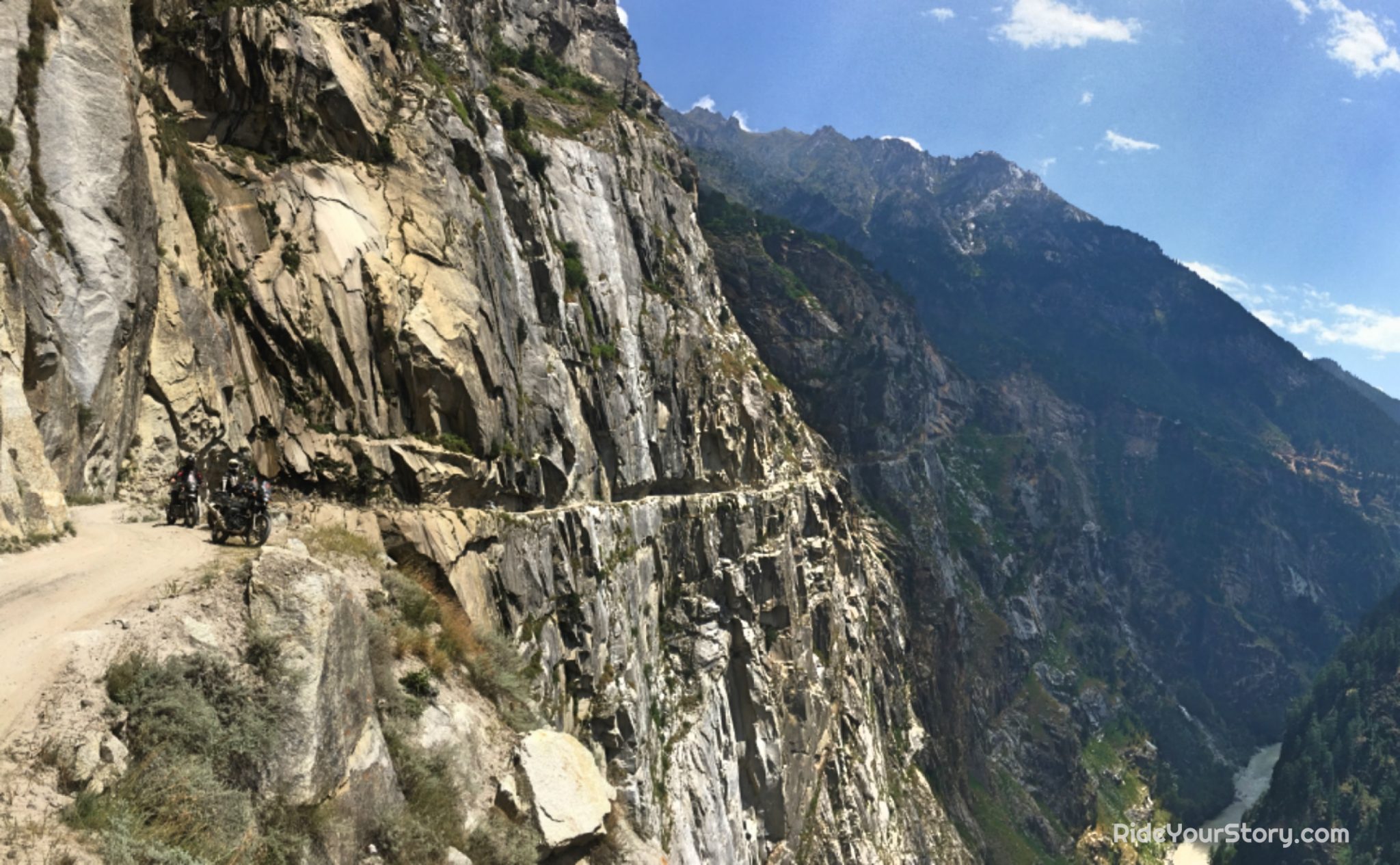 The Cliffhanger Road of Killar to Kitshwar • Is It Dangerous ...